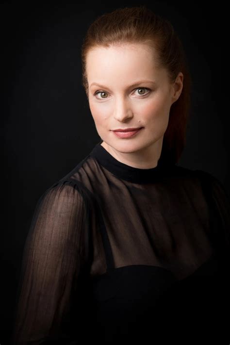 Anna Traub Mezzo Soprano Short Biography