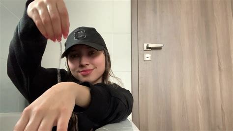 Ellie Get Your Snaps