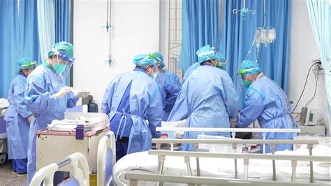 中國不再公布疫情數據！北京、上海醫院擠爆 藥廠24h運轉仍緩不濟急