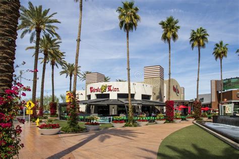 The Thirsty Lion At The Tempe Marketplace With Restaurants And Retail