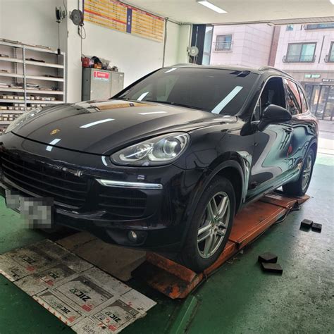 포르쉐 카이엔 디젤 30 엔진 오일 교환 작업 네이버 블로그