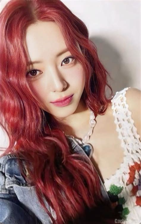 Itzy “algorithm” Limited Ver Yuna