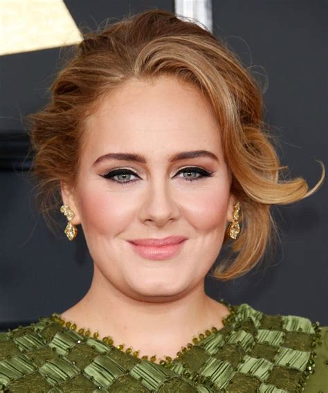 Adele Is Finally Bringing The Asymmetrical Bob Back Messy Bob