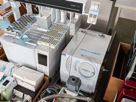 Shimadzu Gas Chromatograph GC Plus With AOC Auto Sampler