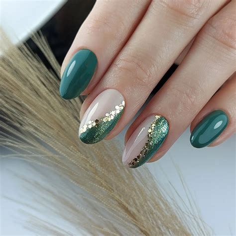 Маникюр на новый год 2025 какой цвет принесет счастье РБК Украина