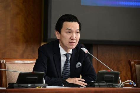 Цахим хөгжил харилцаа холбооны яам ба сайдын ажлыг шүүн хэлэлцэх групп