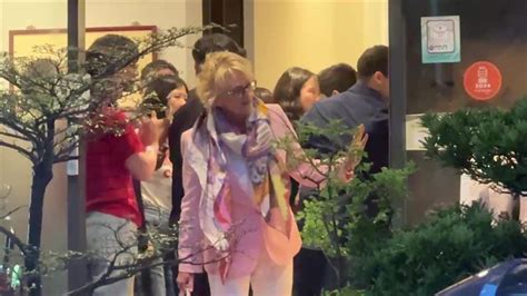 黃仁勳享天倫！今天不見張忠謀 聞簽名球值5千笑喊「五五分」 三立inews 三立新聞網 Setncom