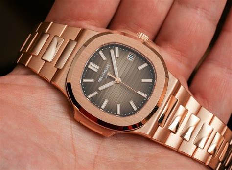 Patek Philippe Nautilus 5711 1r 001 Rose Gold Chocolate Dial Hands On