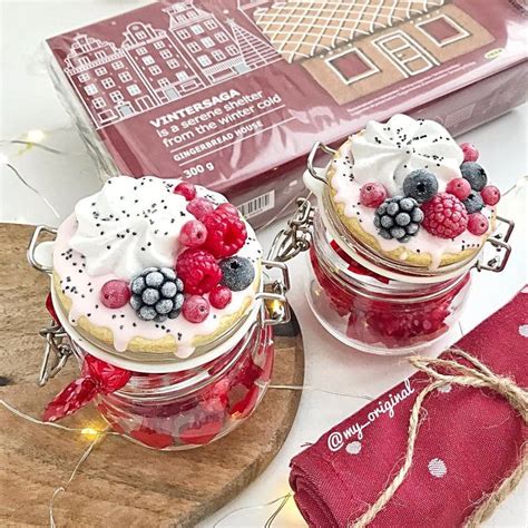 На данном изображении может находиться десерт фрукт и еда Вкусняшки Украшение банок