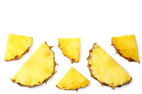 흰색 배경에 고립 된 잘 익은 파인애플을 슬라이스 건강한 배경 맨 위 보기 0명에 대한 스톡 사진 및 기타 이미지 0명 감귤류 과일 건강한 생활방식 Istock