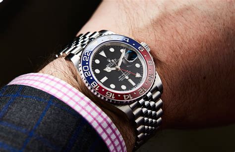 Hands On The Rolex Gmt Master Ii Pepsi Ref 126710 Blro