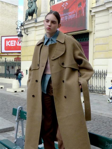 이두나 수지 코트 드라마 옷 패션 코디 정보 보카바카 트렌치 벨티드 롱코트 여자 겨울 아우터 추천 네이버 블로그