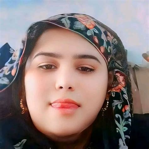 کومل خان بـنــوســـی🥀