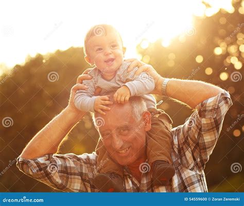 Nonno E Nipote Fotografia Stock Immagine Di Comunit