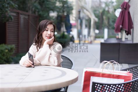 女性户外消费购物逛街摄影图76255086图片素材免费下载 编号773892 潮点视频