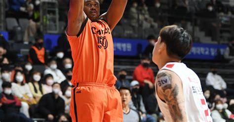 [포토] 미들슛 시도하는 사이먼