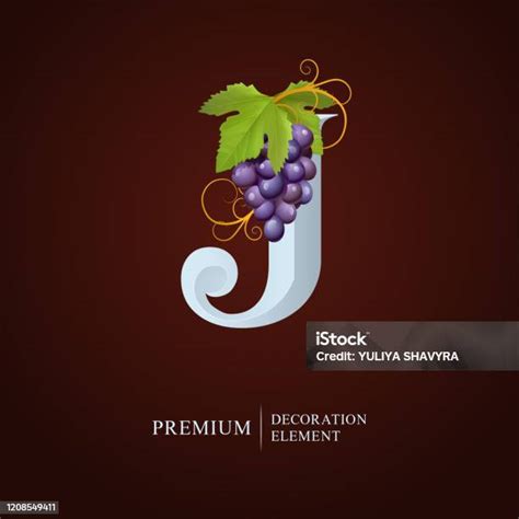우아한 와인 로고 포도 잎과 컬 모노그램 편지 J 로얄 실버 문자 J 서예 우아한 템플릿 아트 로고 타입입니다 와인 메뉴 레스토랑 라벨 로열티 이니셜에 대한 디자인 엠블럼
