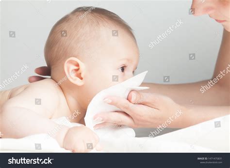 Hundred Mom Blowing Baby Nose Royalty Free Images Stock Photos Pictures Shutterstock