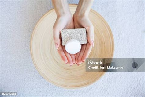 수 제 비누 테두리입니다 스파 제품입니다 건강 제품과 화장품입니다 흰색 바탕에 스파 트리 트 먼 트 비누에 대 한 일 재료 깨끗한에 대한 스톡 사진 및 기타 이미지 Istock