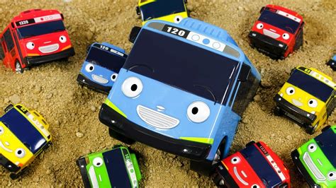 꼬마버스 타요 슈팅카 모래위에 박혀서 묻혀버렸다 누가 좀 꺼내주세요 Youtube