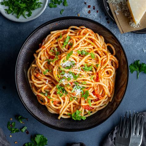 Spaghetti Arrabbiata - Easy Peasy Foodie