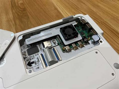 Elecrow CrowPi L Raspberry Pi Laptop Review Learn To Program The Gadgeteer