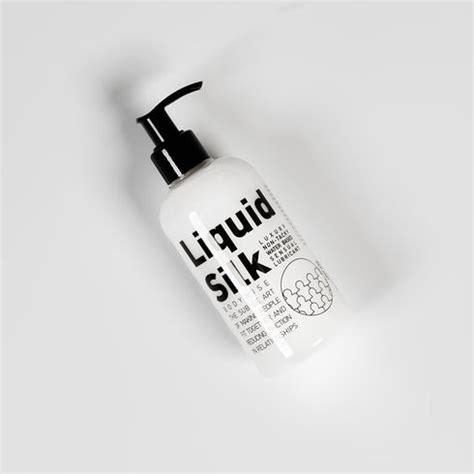 Liquid Silk 250 ml / 8.45 fl.oz luxury lubricant ️ WorldCondoms
