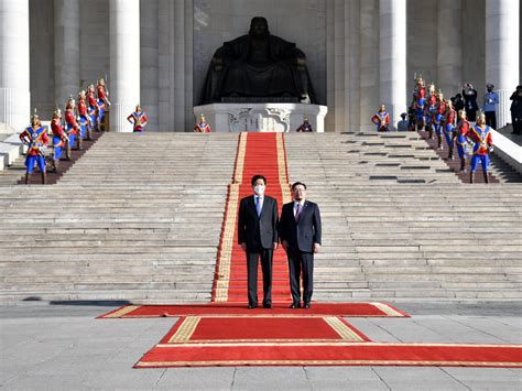 УИХ ын дарга Г Занданшатар БНХАУ ын Бүх Хятадын Ардын Төлөөлөгчдийн ИХТ ийн дарга Ли Жаньшу г