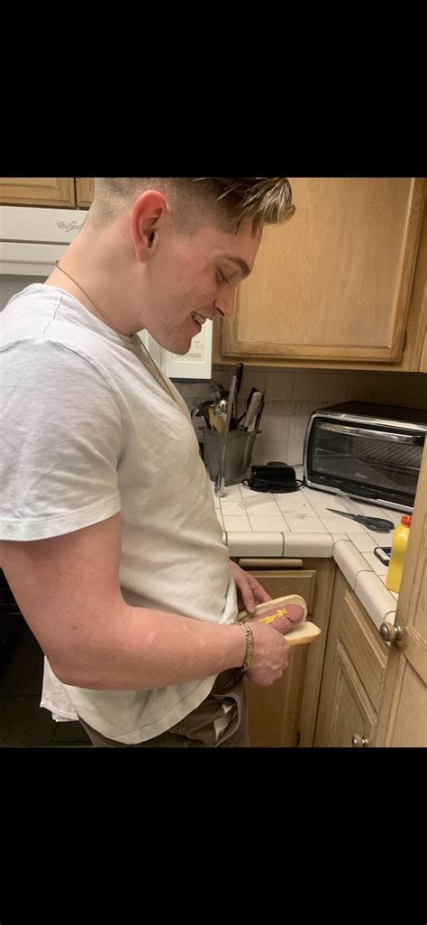 Jay Tee On Twitter A Behind The Scenes Look At The Hot Dog Dick Pic 🌭