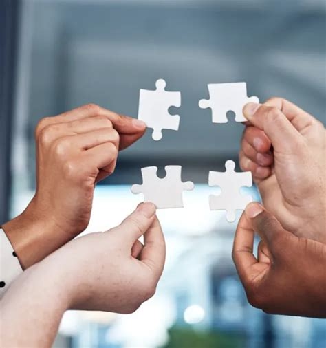 Unleash The Power Of Containerization Dock Into Efficiency With Smile Medias Devops Solutions