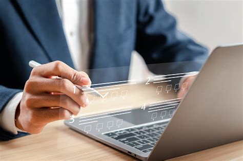 교육 기술 및 학습 개념 확인란이있는 설문지 온라인으로 설문 조사 양식 작성 테스트 질문에 답변 선택에 대한 스톡 사진 및 기타 이미지 Istock