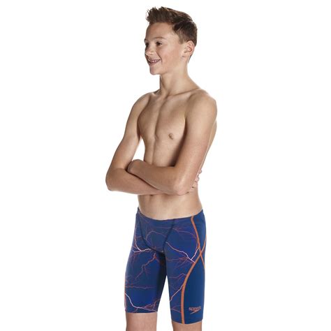 Красивые мальчики подростки в трусах 83 фото