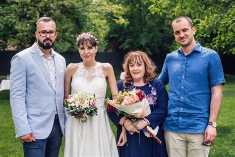 САМО В ПИК Дни преди смъртта си дъщерята на поетесата Маргарита Петкова изживя най голямото си