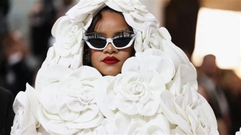Met Gala Live Updates Doja Cat Wears Feline Prosthetics While Margot Robbie And Dua Lipa Stun