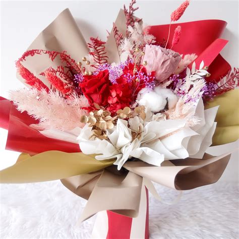 Scarlet Dried Flower Bouquet Fleurcebu