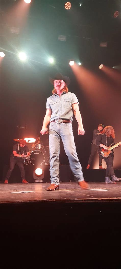 Jade Eagleson Hipster Style Concert