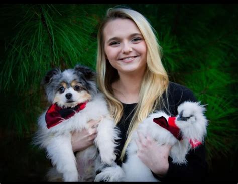 Aira Marie Brown Je Postala Poznata Već Hamelj