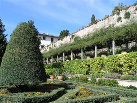 A Dynamic Design For A Garden Passageway