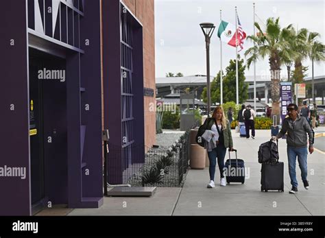 San Diego Usa 02nd May 2025 Passengers Head To The Tijuana Airport