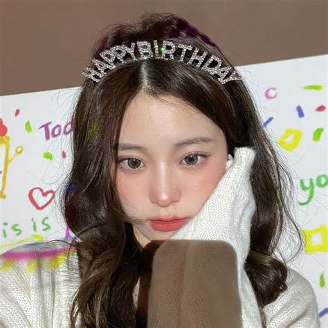 큐빅 생일 파티 축하 머리띠 [실버 해피 벌스데이 버스데이 이벤트 왕관 헤어밴드 홈파티 용품 소품] 감도 깊은 취향 셀렉트샵 29cm