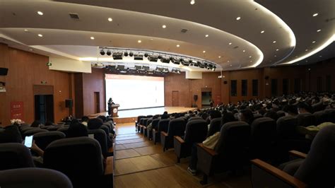 国际交流学院模拟炒股决策分析大赛正式启动