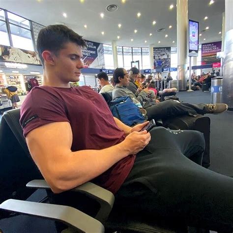 Pin By David On Muscular Guys Hot Men Bulge Men Muscular Men