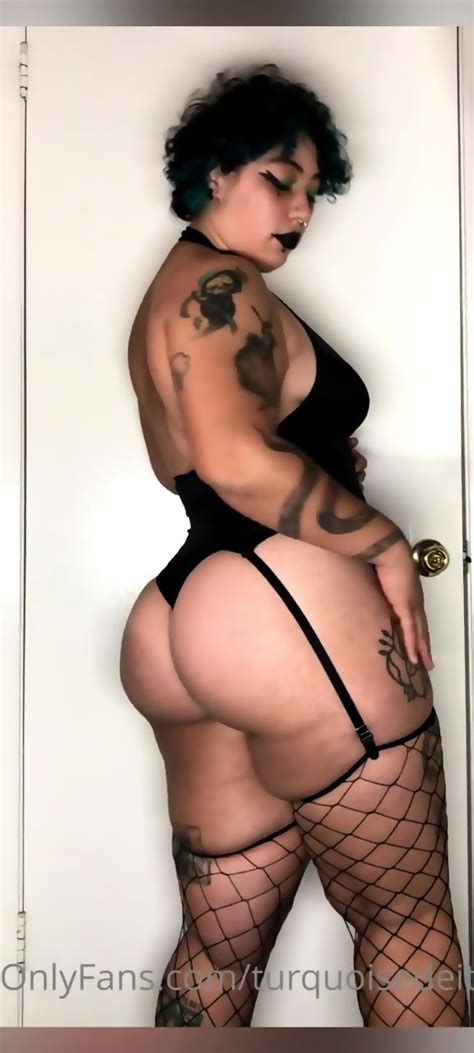 Identifies As Hehim But Exploits Her Female Body On Of Eporner