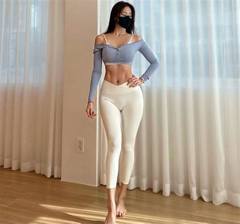 운동 열심히 한다는 모델 이보라 님 옷태 및 인스타그램 셀카 모음 In 2024 Girls In Leggings Girl Fashion Classy Outfits