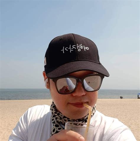 재학 안녕하세요 충남 천안시 태어나서 우리나라 여행작가로 가장 유명하고 국내여행 1위 자리에 있는 크리에이터 파워블로거 인플루언서 작가 여행작가 한재학 입니다 저는