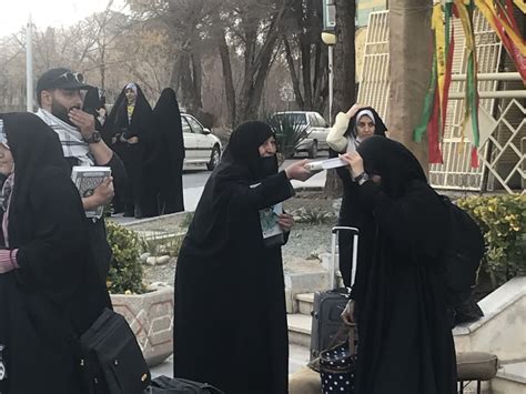 مراسم بدرقه میهمانان شهدا راهیان نور در دانشگاه علوم پزشکی اصفهان