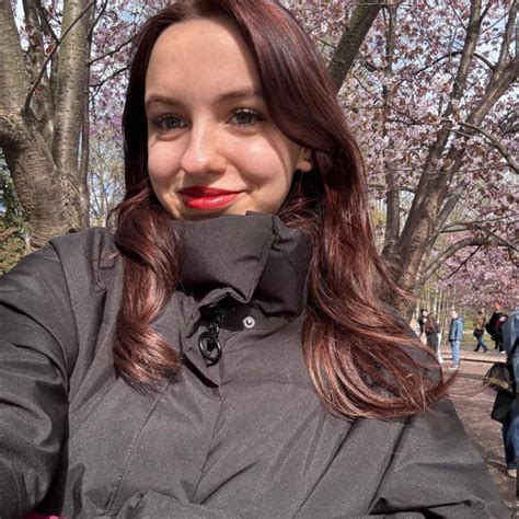 Репетитор по химии и биологии купить в Кипени цена 500 руб дата размещения 07 08 2025