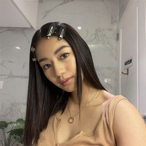 Get Your Shawtout From Kaori Oinuma