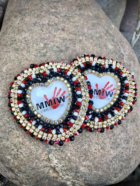 98 Mmiw Ideas Native Beading Patterns Native Artwork Native Art