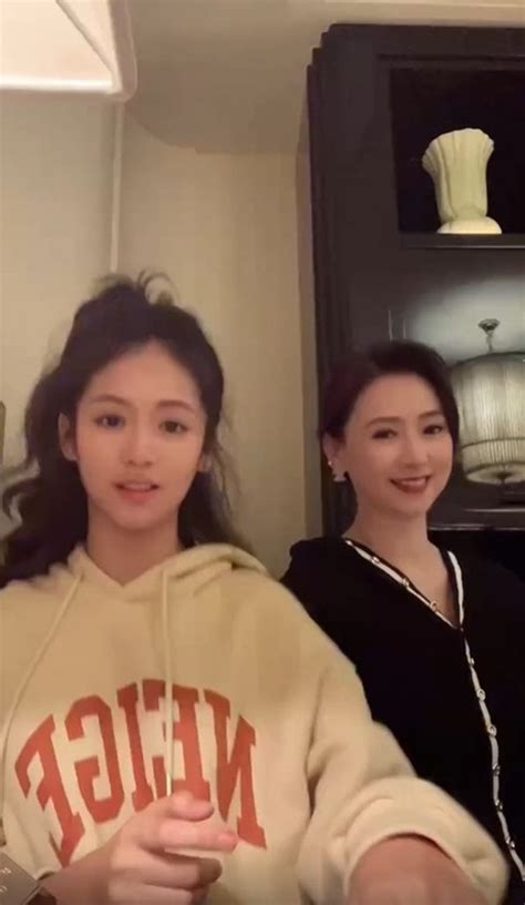 翁虹合体14岁女儿跳手势舞 网惊呆：很久没看到这么漂亮星二代！ 娱乐 国外娱乐 中港台